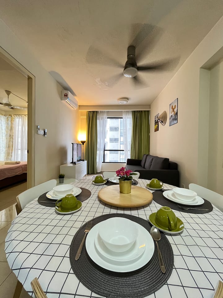 Clean & Cosy 2bdr Family Suite | Wifi+netflix - Cyberjaya