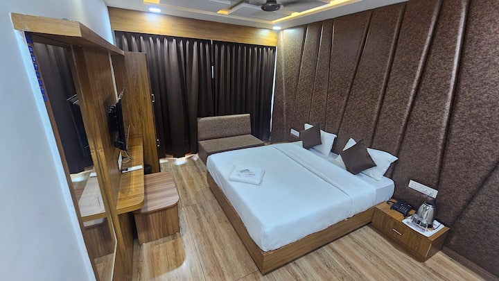 Room For Stay & Relaxation - Surat