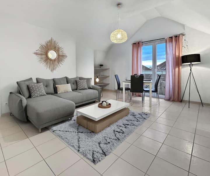 Appart Cosy Avec Balcon Et Parking, Proche Dijon - Longvic