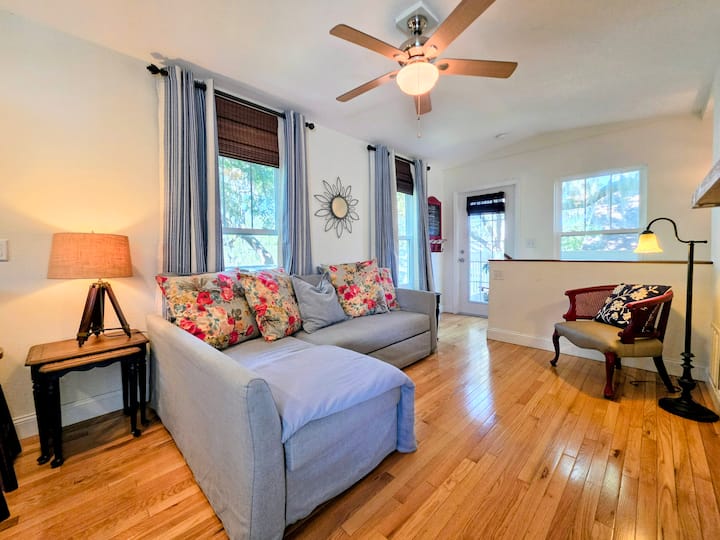 Relaxing Cottage Retreat | Walk To Downtown - Mount Dora, FL