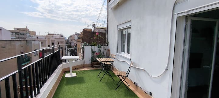 Sunny Penthouse With A Local Flavor - L'Hospitalet de Llobregat