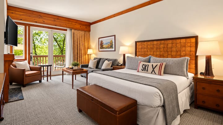 2bd Spruce Peak Lodge Ski In Ski Out | 1537 - Stowe, VT