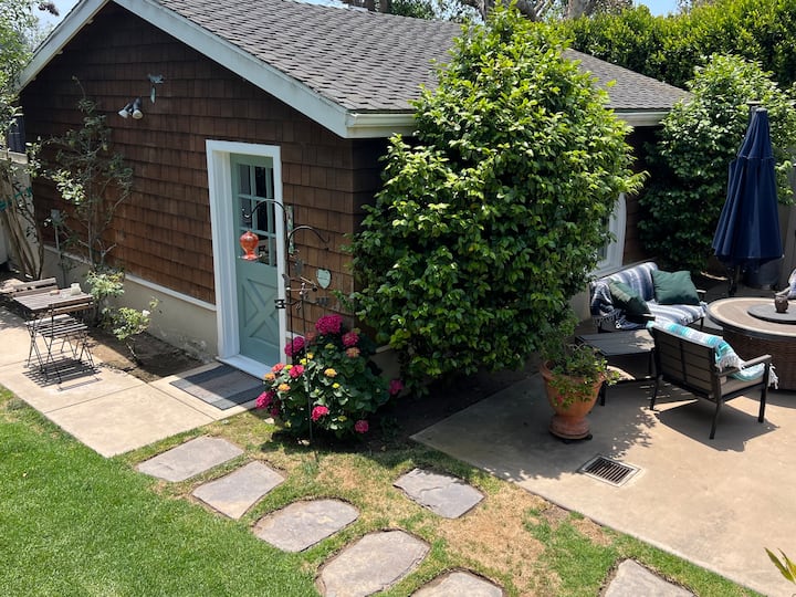 Santa Monica Hill Retreat - The Hummingbird House - Santa Monica, CA