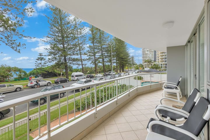 Rainbow Place Unit 5- Right On The Beach In Rainbow Bay Coolangatta - Coolangatta