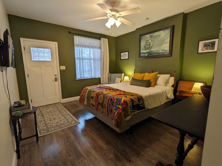 Private East Liberty Flat - Kennywood, West Mifflin