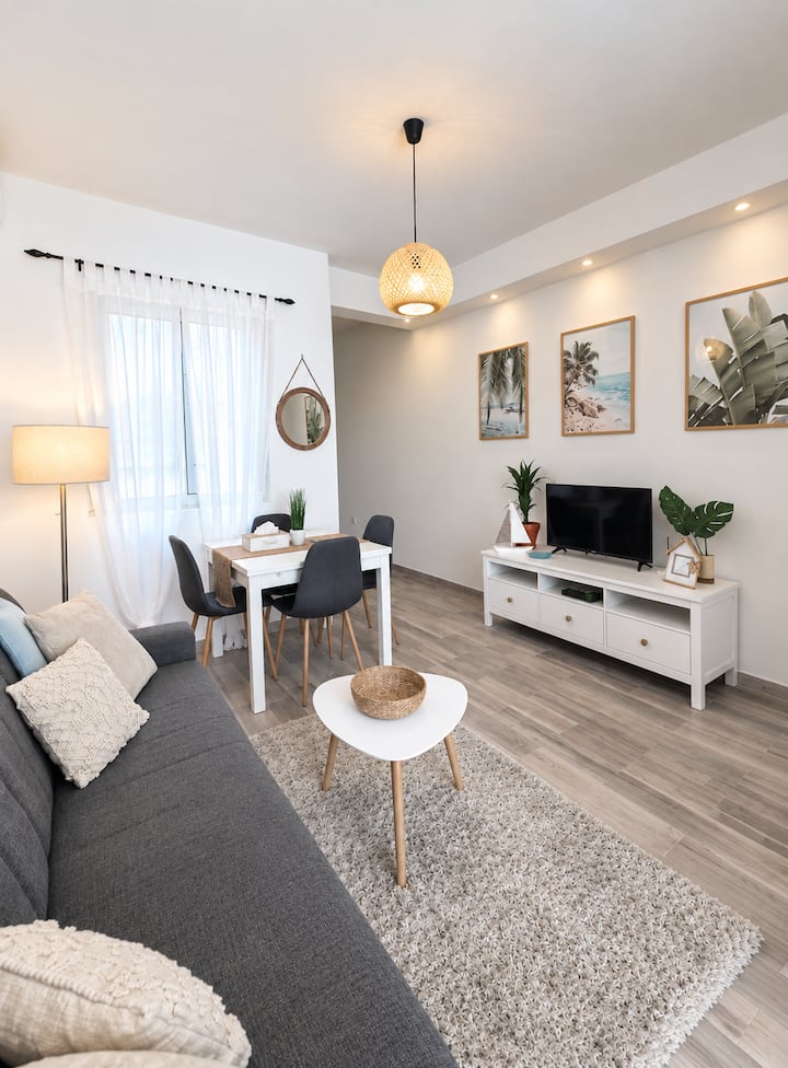 Bright Coastal Escape | Comfortable 2br Apt - Malta