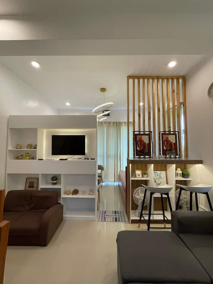 Gody's Place Camaya Coast Beach Condo. - Mariveles