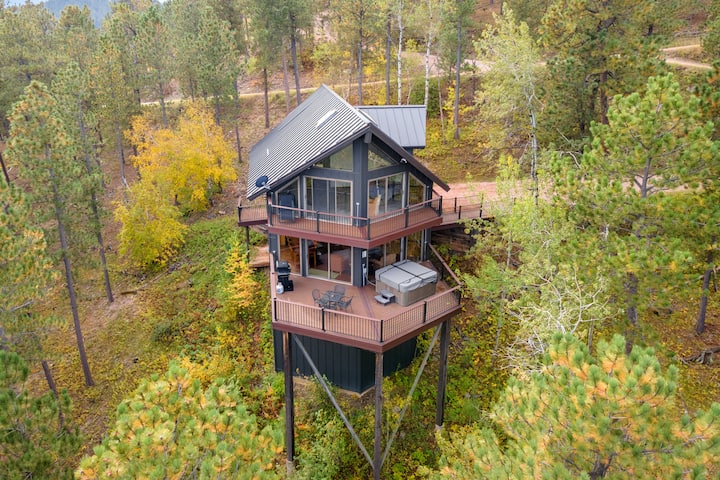 The Kojak – Mountain Retreat By Lake Pactola - Hill City, SD