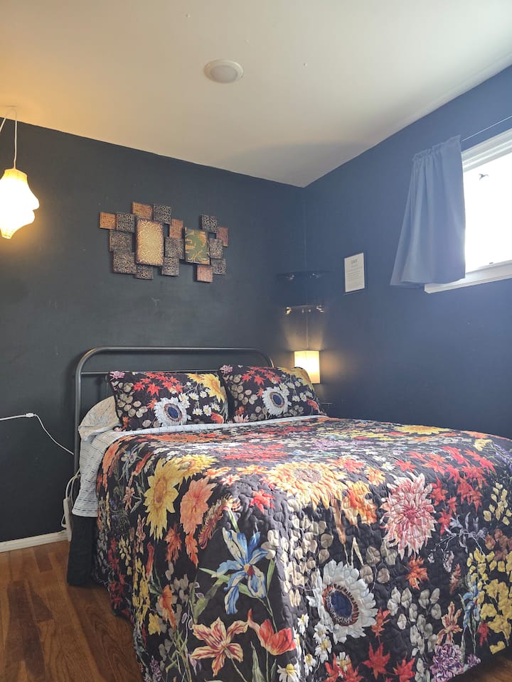 Modern Room With Private Bath - Spokane, WA
