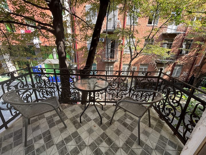 Cozy Apartment In A Charming, 100 Years Old House - Tbiliszi