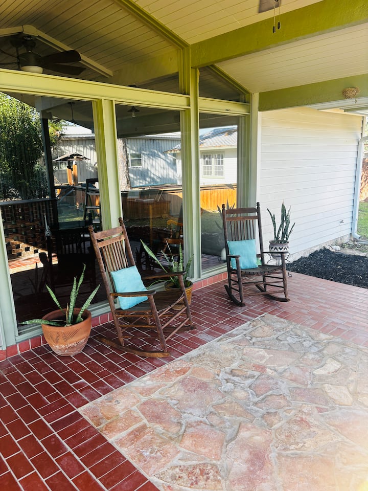 Spacious Family Home On Farm - Bastrop, TX