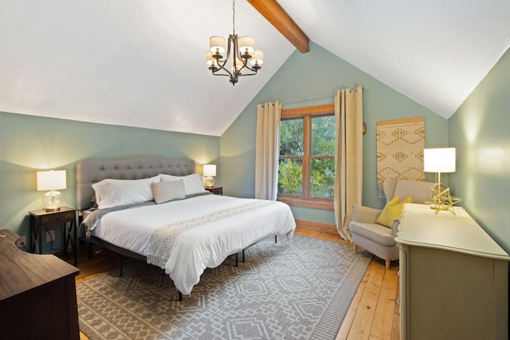 The 1897 House *Walk To Pool, Shops, Restaurants!* - Glenwood Springs, CO