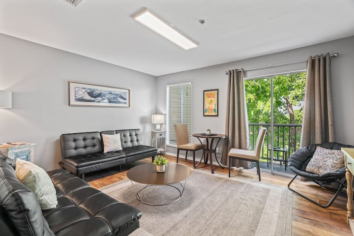 Captain's Quarters Riverfront (Downtown) - Nashville, TN