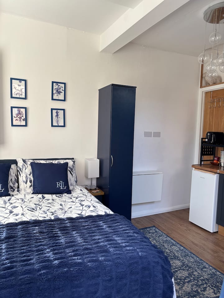 Cosy Compact Self Contained Studio - Aéroport de Manchester (MAN)