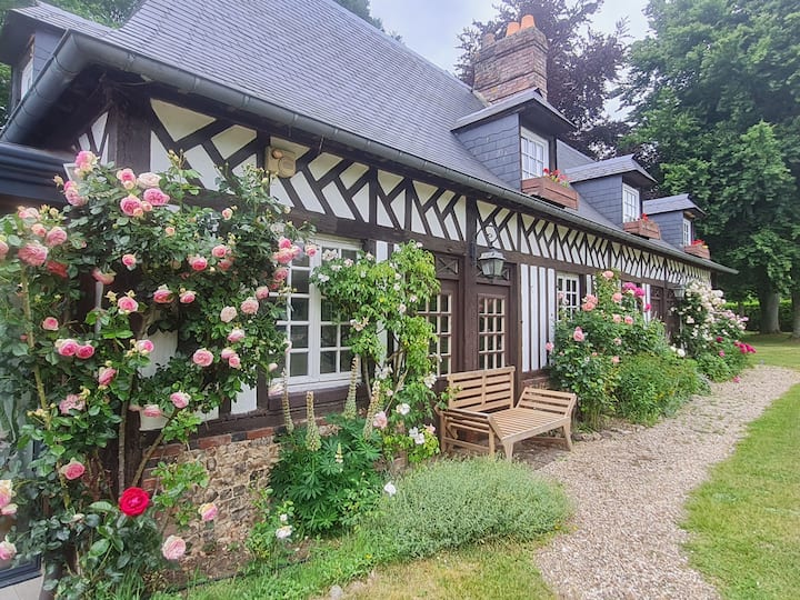 Votre Cocon Normand Avec Sa Piscine Chauffée - Bernay