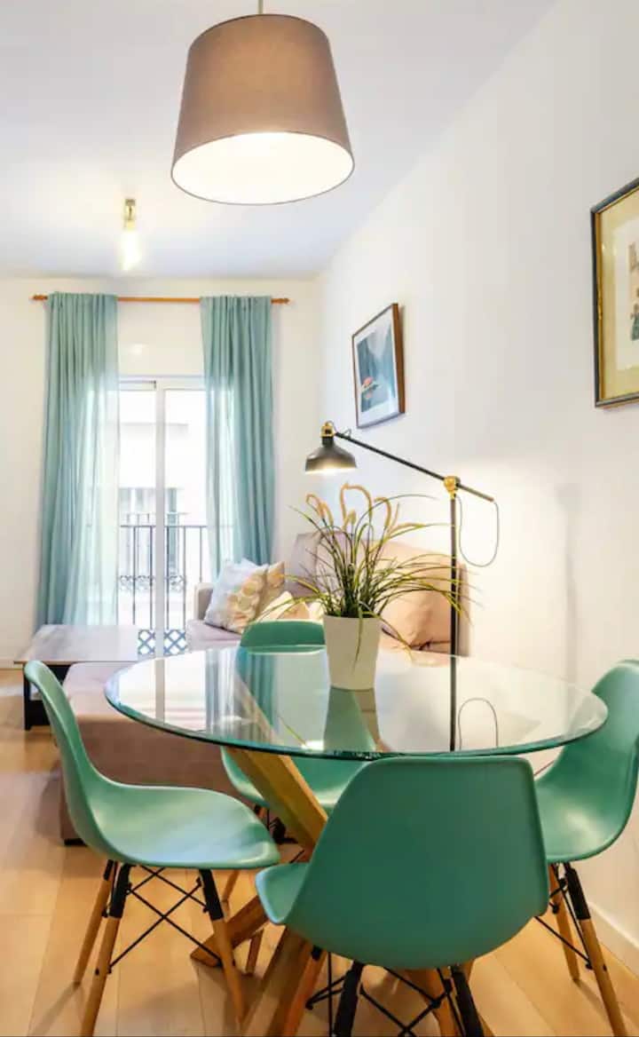 Apartamento Con Aparcamiento Opcional Junto Al Teatro Cervantes - Málaga