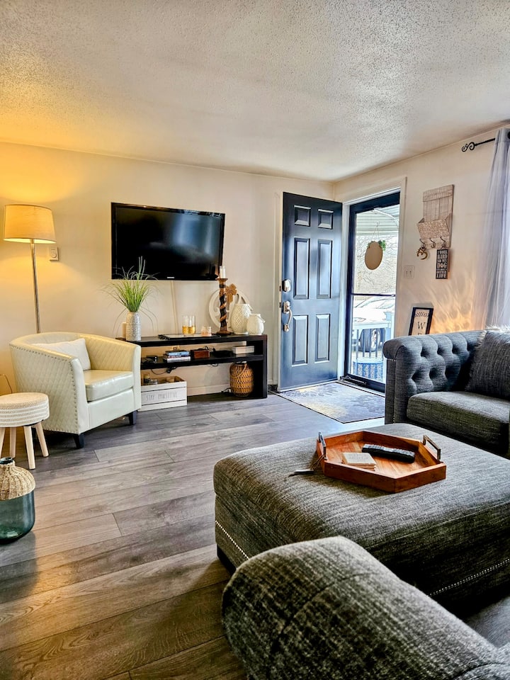 Cozy 2 Br Retreat. Your Home Away From Home. - Shelton, CT