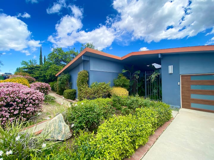 Mid Century Modern With Epic Views - Los Angeles, CA
