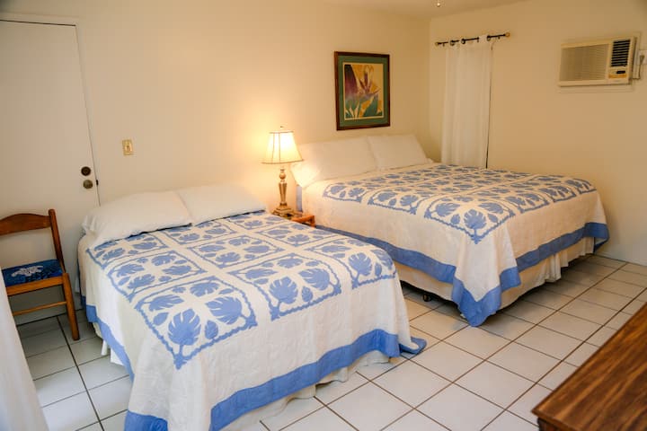 Pillows In Paradise, "Tropical" Private Studio - Lanikai Beach