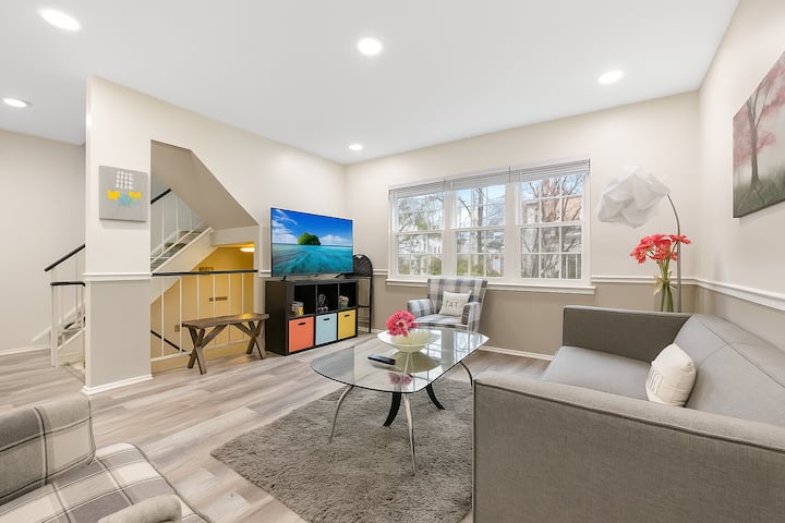 2 Br Bright Chic Dc20min, Iad 10 Min, Metro - Reston, VA