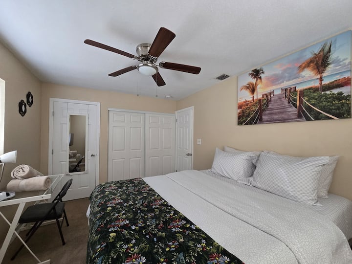 Lovely Bedroom 2 Mins To Altamonte Mall - Altamonte Springs, FL
