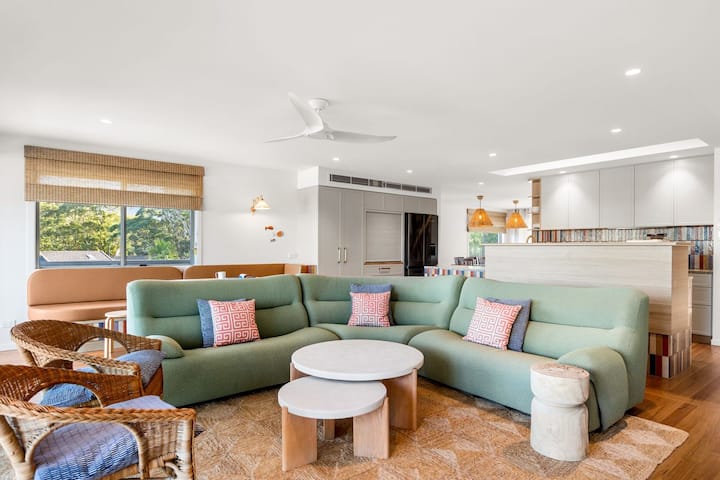 Hook, Wine & Sinker, Mollymook - Mollymook