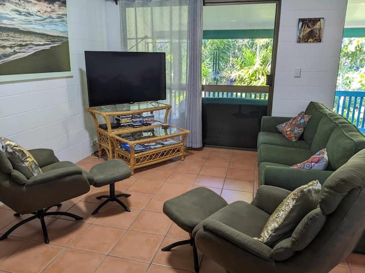 Island Family Getaway @ Arcadia Bird Lovers Enjoy - Magnetic Island