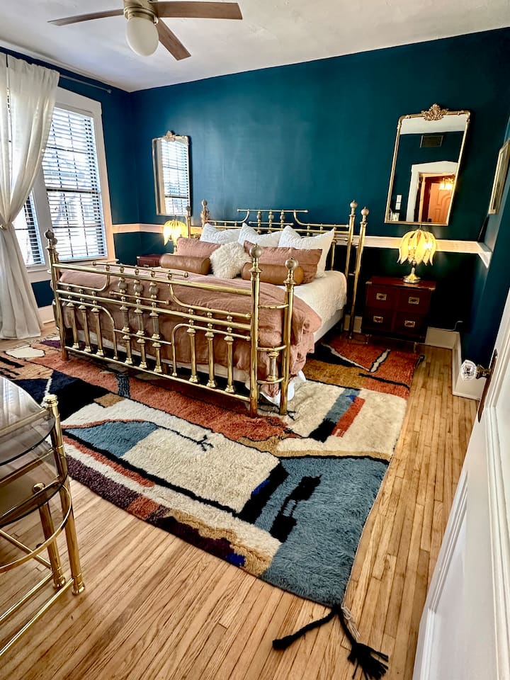 Historic Hillsboro In The Trees - Nashville, TN