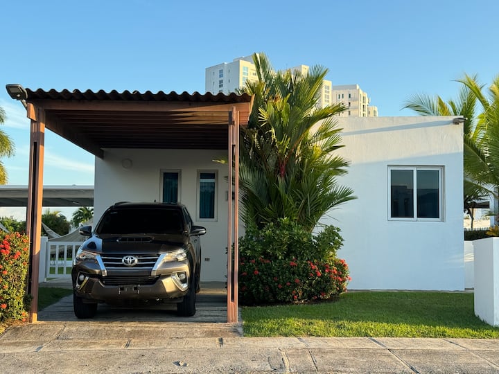Spacious Vacation Home In A Tourist Area - Playa Blanca, Panamá