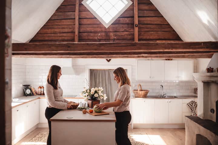 Ljus Och Rymlig Ladugård För Två - Vaggeryd