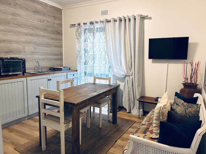 Alida's Place 3 - Montagu