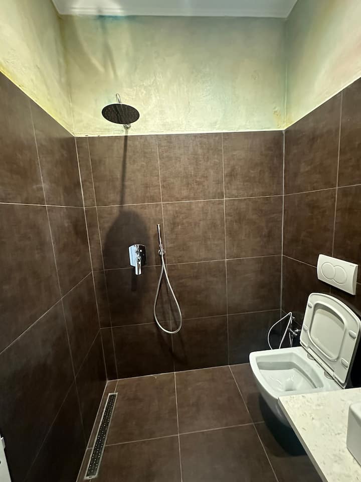 Central Comfort Suites - Tirana