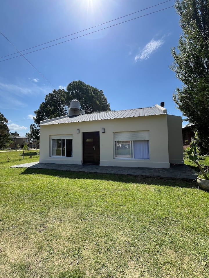 Casa En Barrio Las Lomas: Tranquilidad Y Relax - Miramar