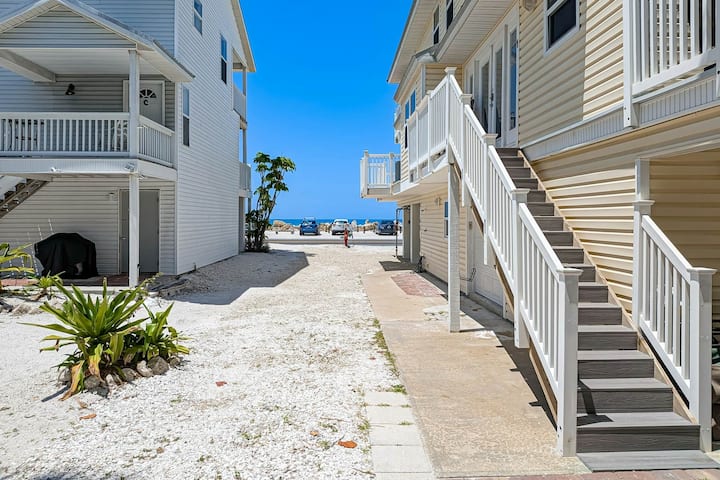 1br Oceanfront | Balcony | W/d | Ac - Anna Maria, FL