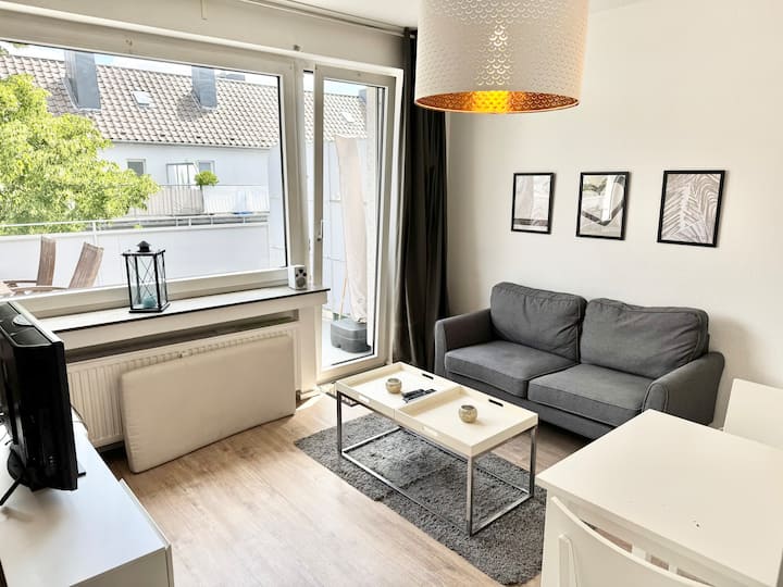 Central Terrace Apartment With A View - Düsseldorf