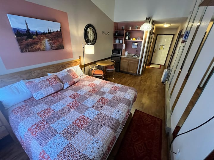 Classy Studio Room With A Mountain View - Granby, CO