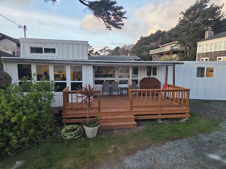 Arch Cape Cottage With A View - Cannon Beach, OR