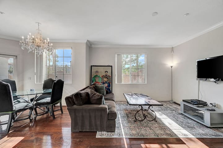 Elegant Henderson Condo - Henderson, NV