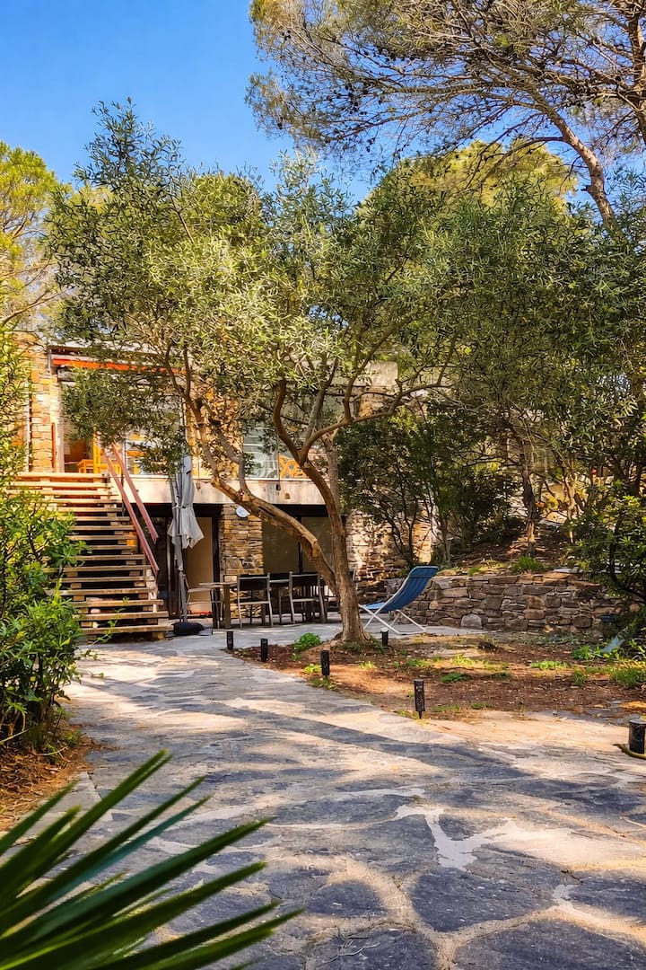 Maison Au Gaou Benat
Accès Direct à La Mer - Bormes-les-Mimosas