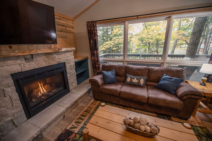 Cozy On The Autrain River! Gas Fireplace, Parking! - Au Train, MI