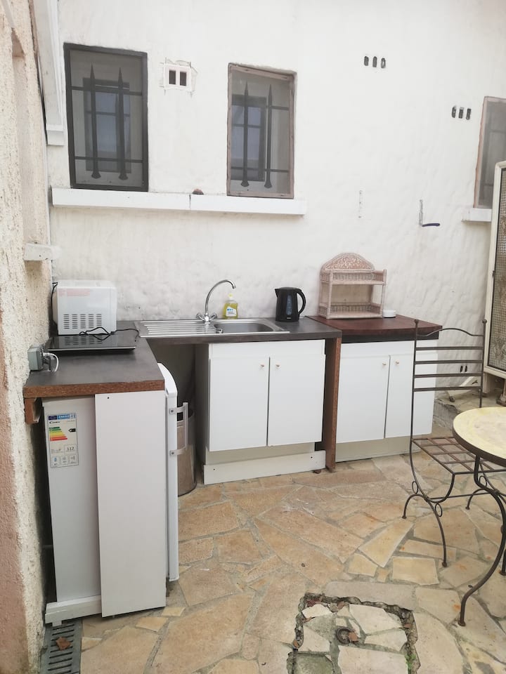 Chambre Et Cuisine Indépendantes, Jardin+piscine - Montpellier