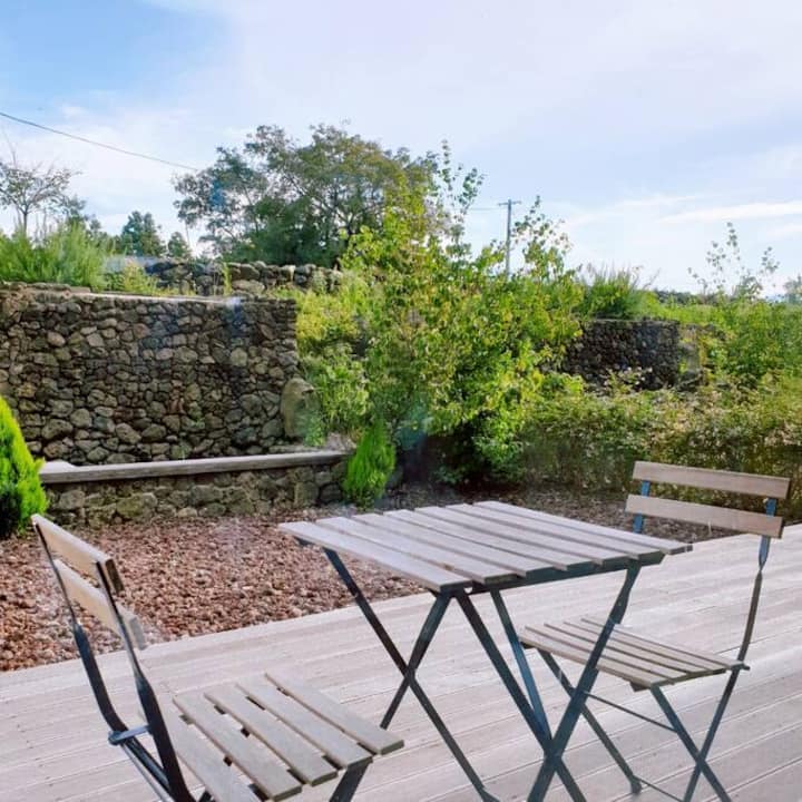 Terraced Resort Pension With Garden&outdoor Patio - Jeju-si