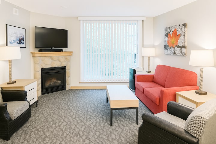 1 Bedroom Cascade Lodge Suite For 4 - Free Parking - Whistler