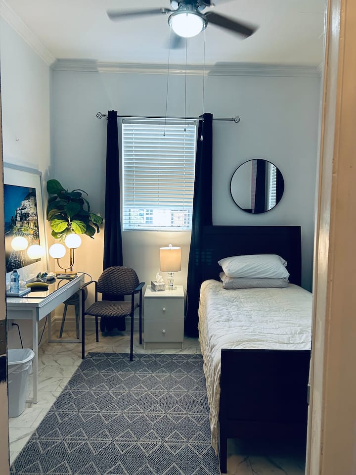 Private Suite For One Adult Pvt
Entrance $49 - Brantford