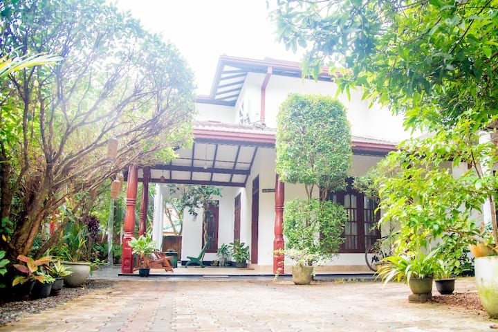 Villa Aanya Hikkaduwa - Sri Lanka