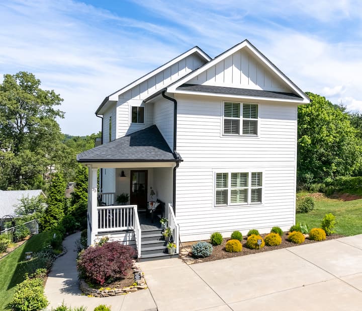 Charm & Elegance Located In Historic Biltmore Area - Asheville, NC
