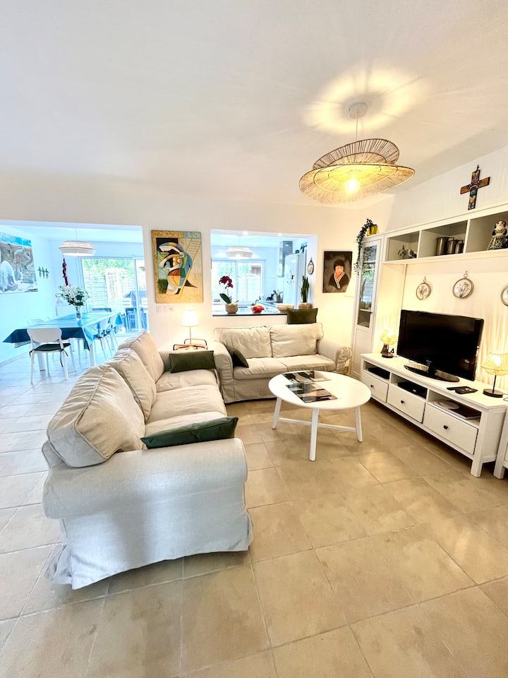 Bright And Cozy Family Beach House - Fouesnant