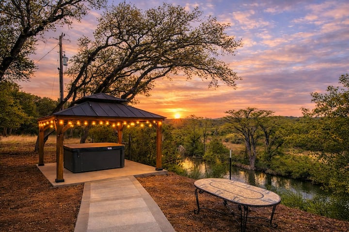 Exotic Safari Suite On The Blanco River - Wimberley