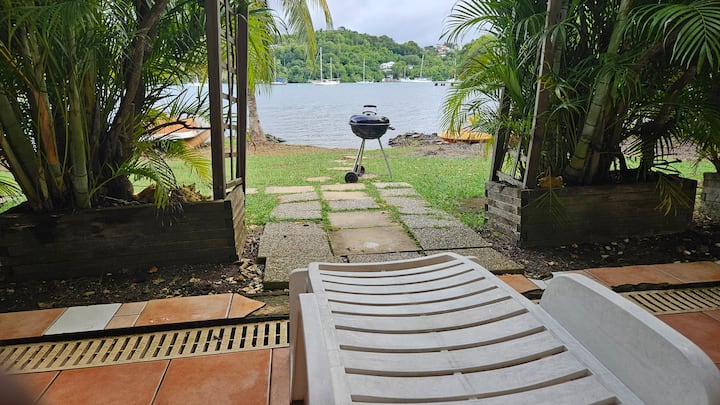 Pieds Dans L'eau F2 Pointe Du Bout (Trois-ilets) - Martinica