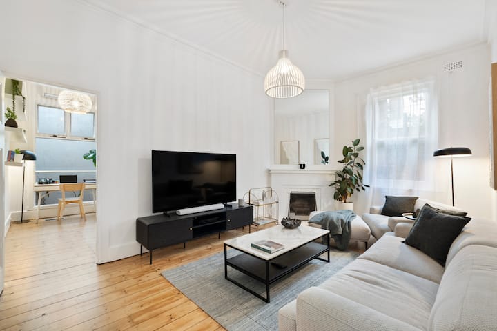 Sebastopol House - 2 Bedroom Pet Friendly Oasis - St Kilda